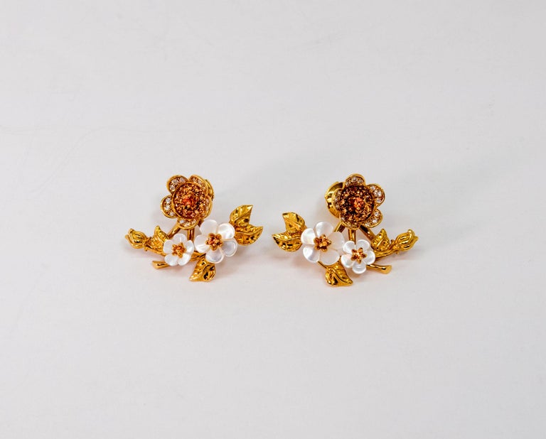 Carrera y Carrera Cerezo 3 Flower 18k Yellow Gold Mother of Pearl Earring For Sale at 1stDibs