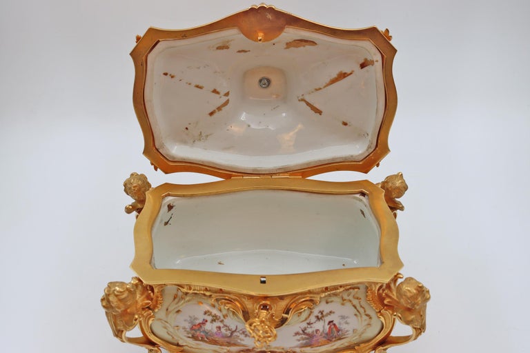 Carriage-Shaped Box at 1stDibs