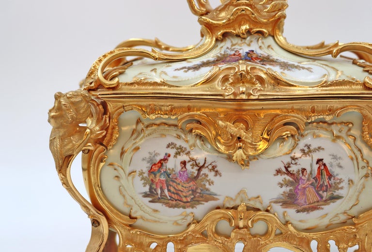 Carriage-Shaped Box at 1stDibs