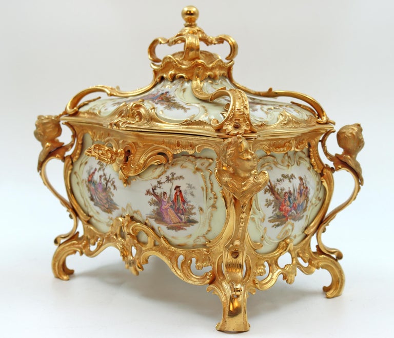 Carriage-Shaped Box at 1stDibs