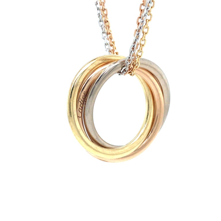 Cartier Collier pendentif Trinity à trois anneaux en or 18 carats En ...
