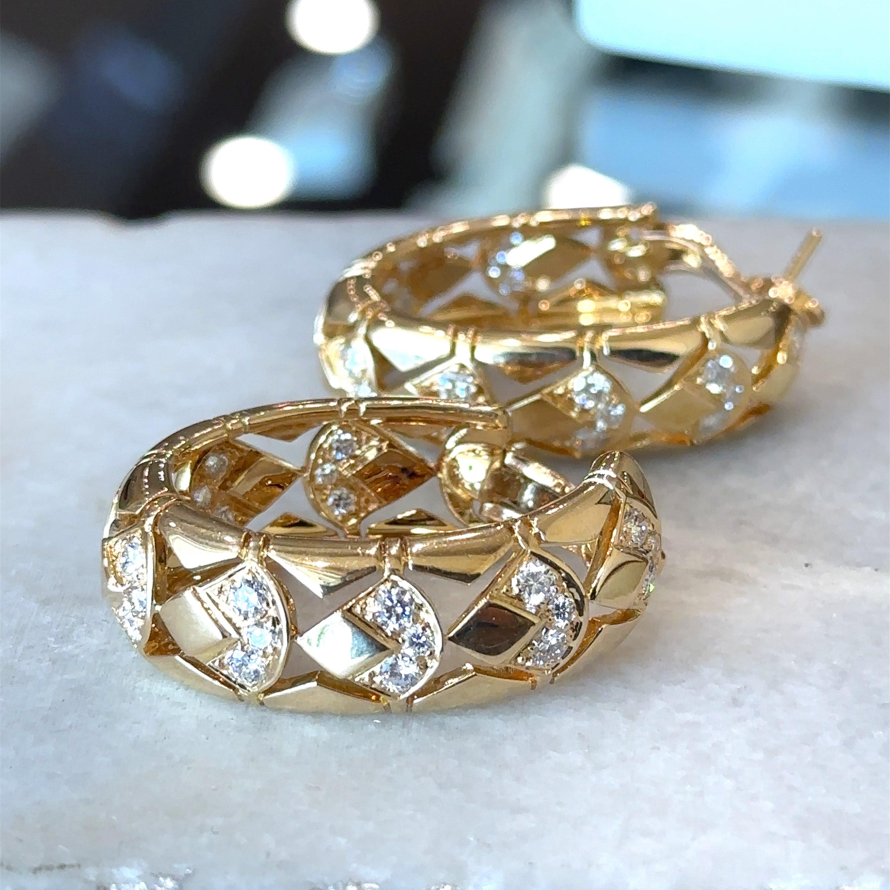 Cartier 1.68CT Diamond Large Oval Hoop Earrings With Box and Pouch For Sale at 1stDibs