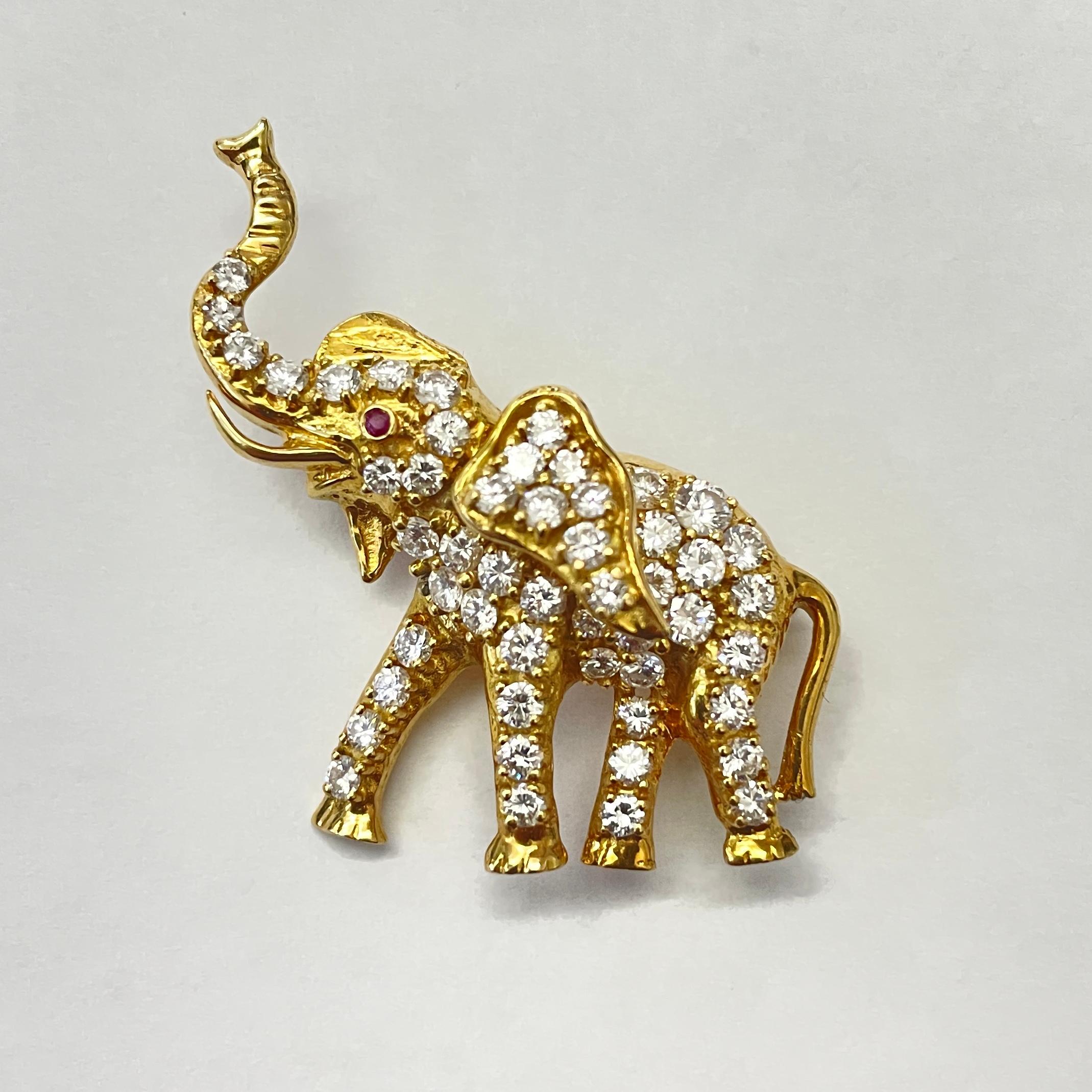 Cartier Diamond, Ruby, and Yellow Gold Elephant Brooch For Sale at 1stDibs