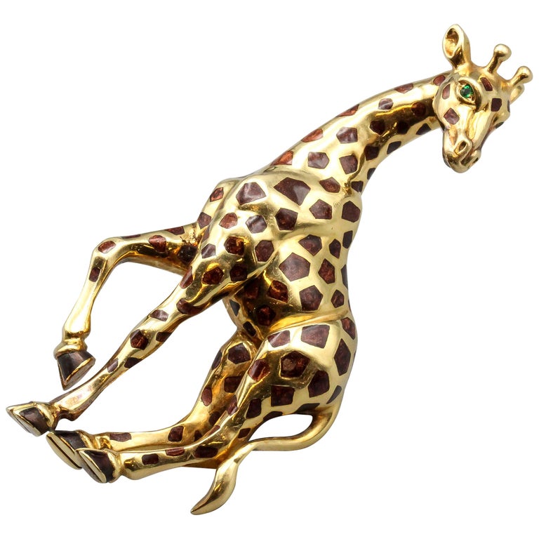 Cartier Emerald Enamel 18 Karat Gold Giraffe Brooch For Sale at 1stDibs