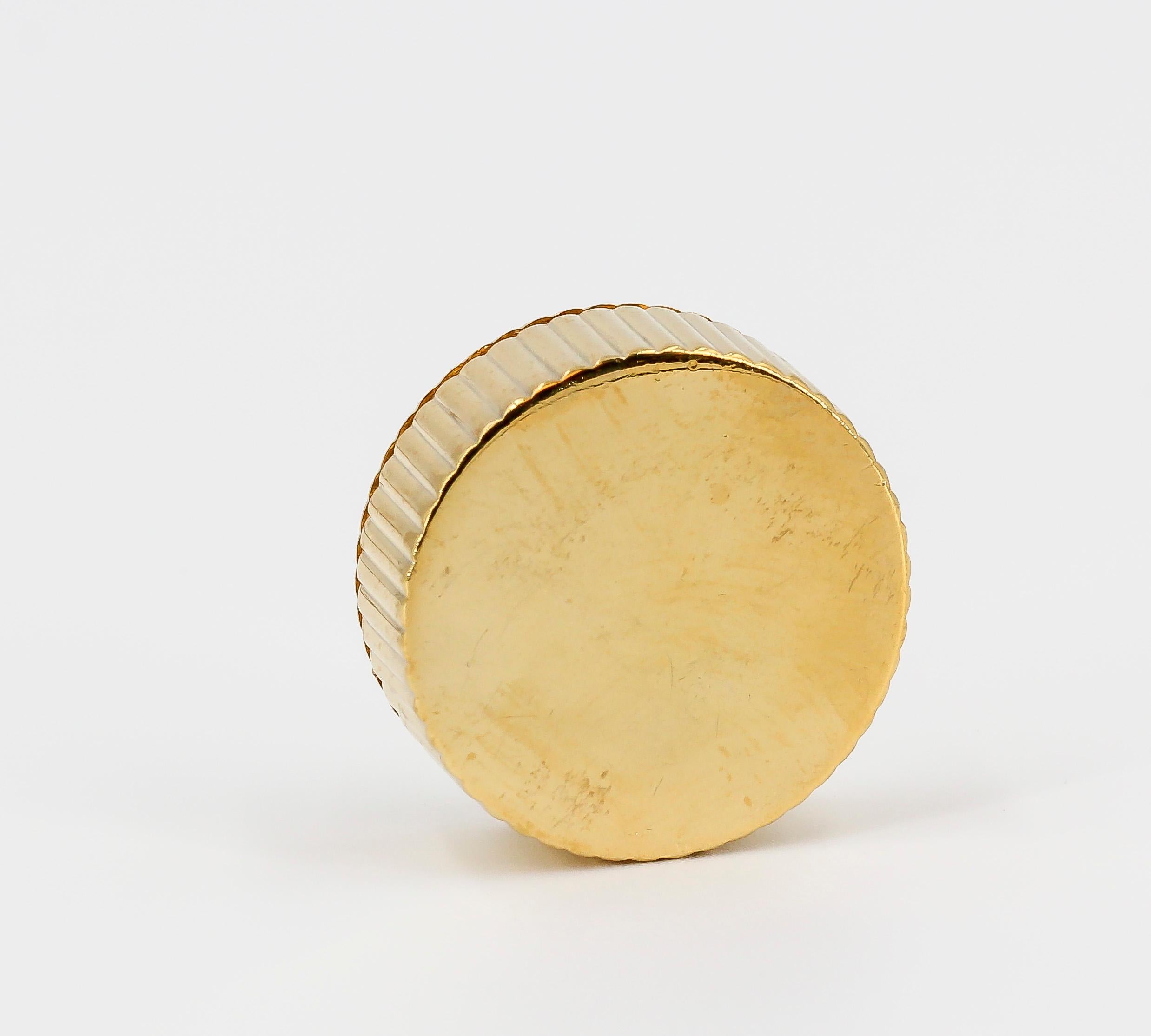 Cartier London Round Pill Box with Removable Lid For Sale at 1stDibs ...