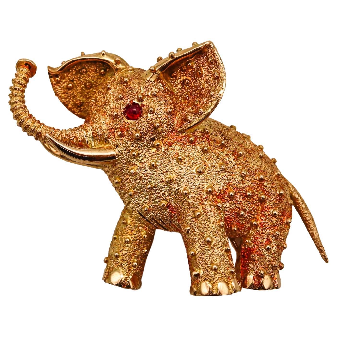 Cartier Gold Elephant Brooch at 1stDibs