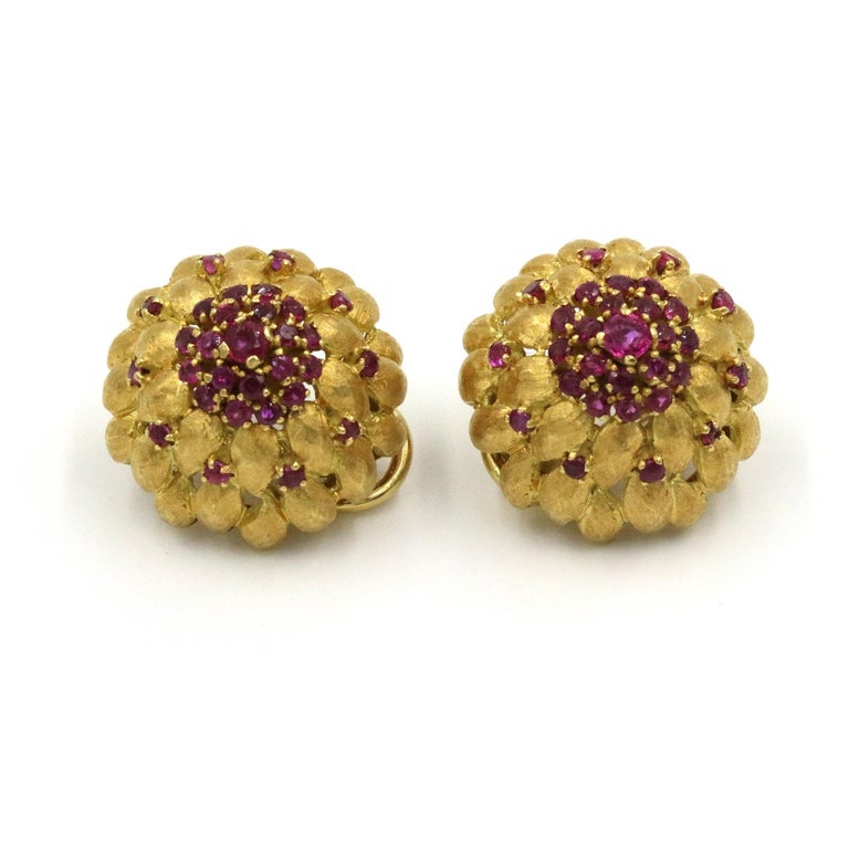 Cartier Round Ruby Cluster Earrings in 18K Yellow Gold For Sale at 1stDibs