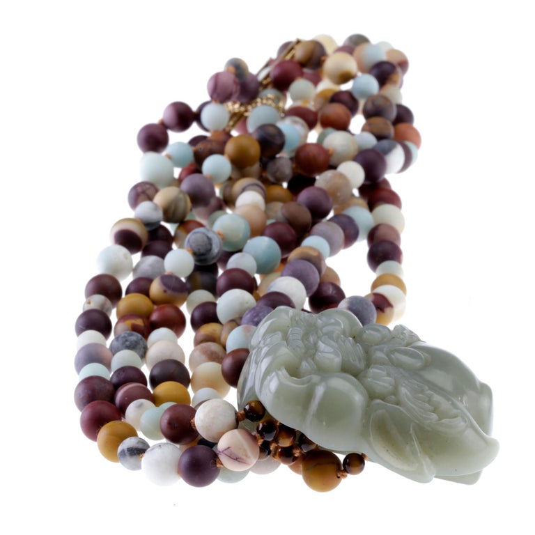 Carved Jade Fu Dog Necklace Moakite 18 Karat Gold For Sale at 1stDibs