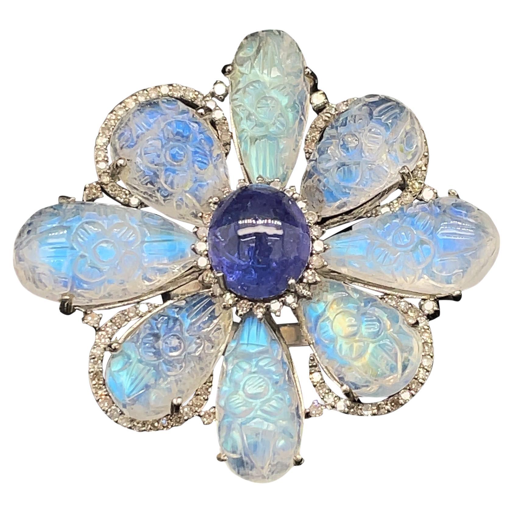 Remarkable Antique Carved Moonstone Ring For Sale at 1stDibs