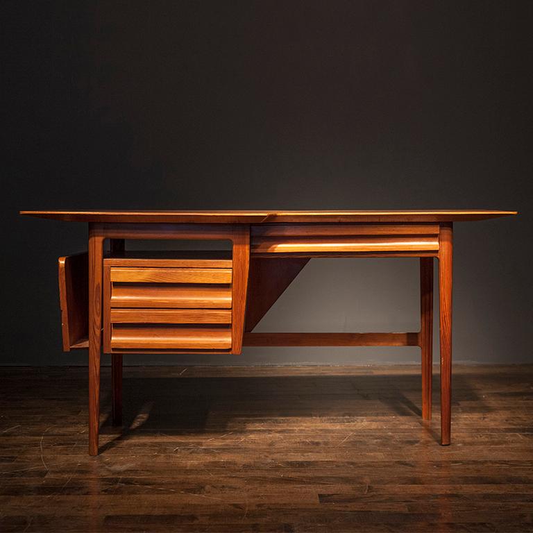 Carved Slat Desk and Chair by Ico Parisi at 1stDibs