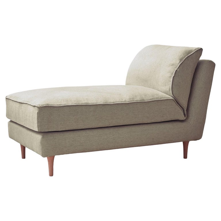 Casquet Classic Short in Pure Linen Daybed For Sale at 1stDibs