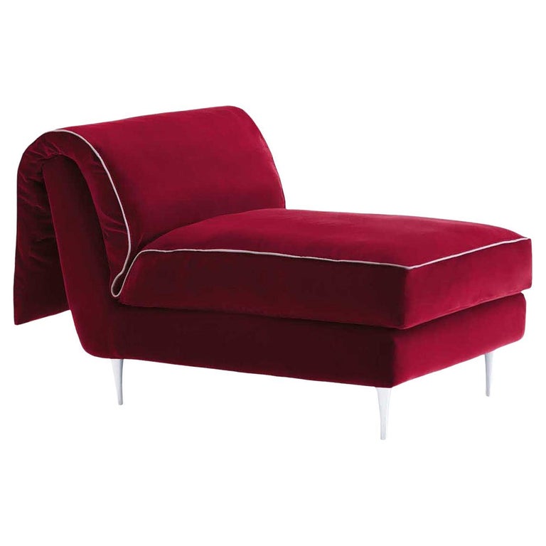 Casquet Mini in Passion Red Velvet Daybed For Sale at 1stDibs