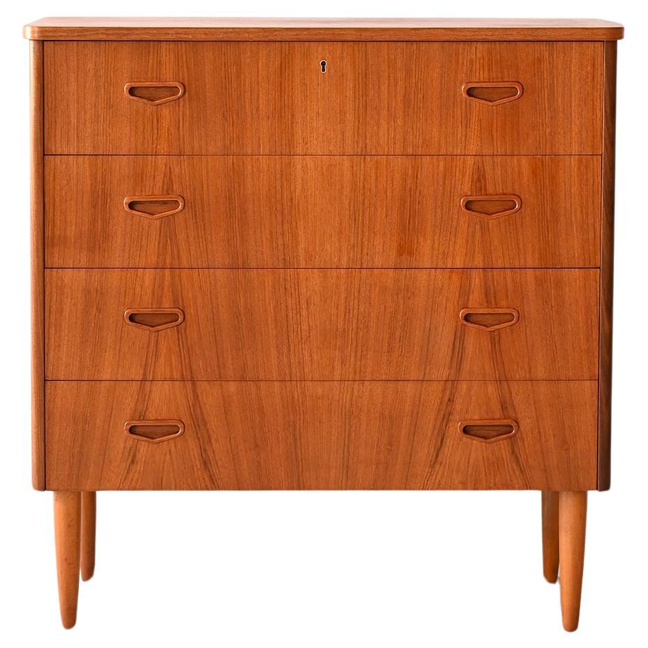 1960s, Teak Chest of Drawers For Sale at 1stDibs