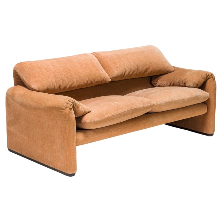 Cassina by Vico Magistretti Maralunga Braunes 2-Sitzer-Sofa im Angebot ...