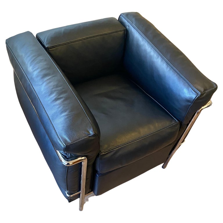 Cassina LC 2 Armchair, Petite Modèle, by Le Corbusier, 2020 For Sale at ...