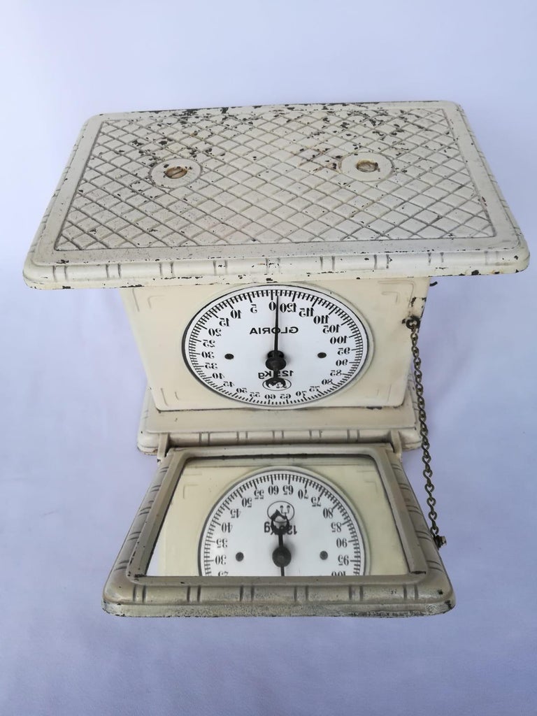 Cast Iron Body Scale Gloria, circa 1919 For Sale at 1stDibs