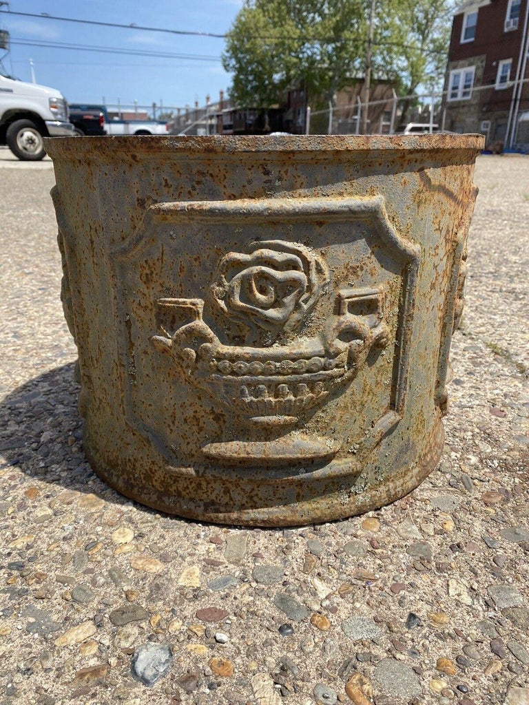 Cast Iron French Classical Style Round Urn Design Outdoor Garden ...