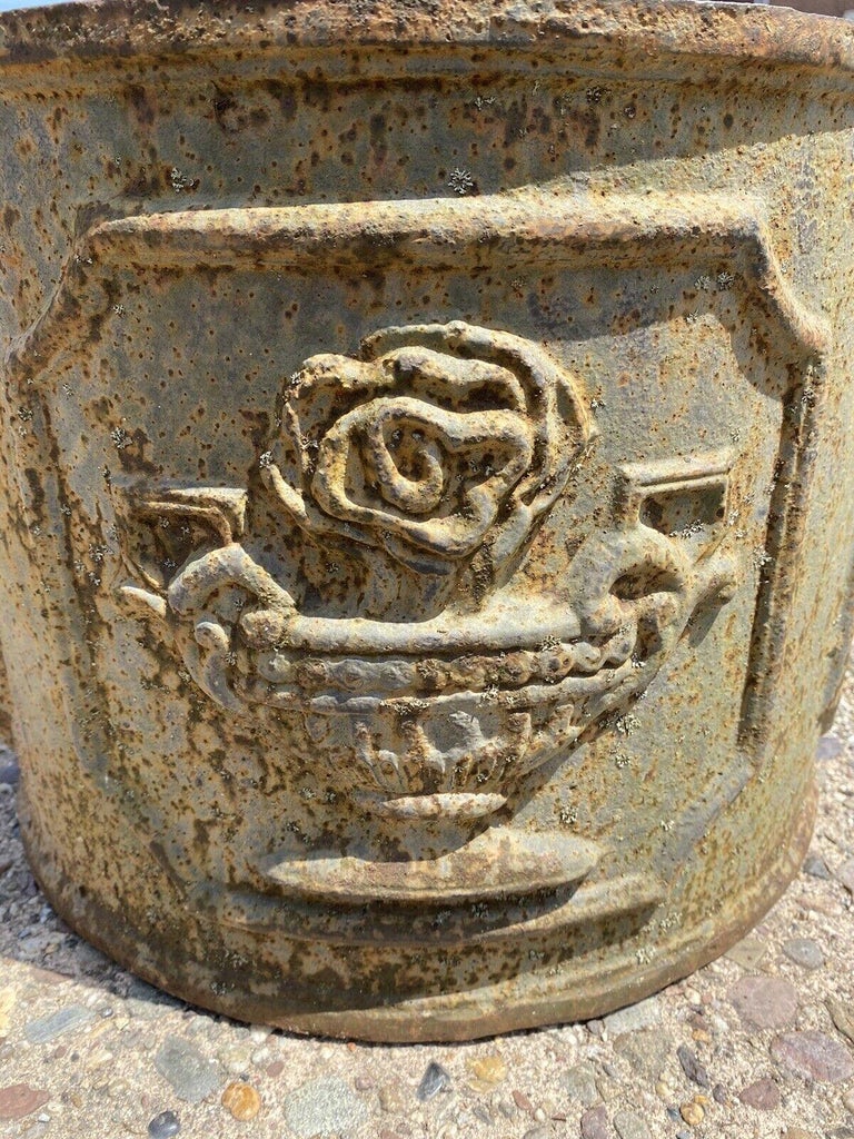 Cast Iron French Classical Style Round Urn Design Outdoor Garden ...