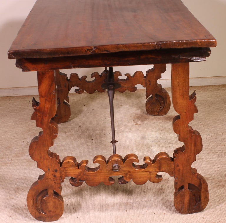 Catalan Table in Walnut 17th Century, Spain at 1stDibs