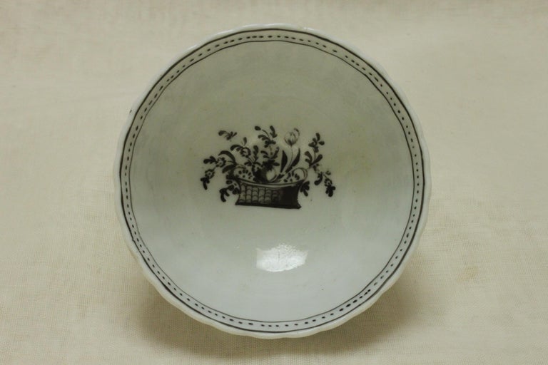 Caughley hand painted porcelain tea bowl For Sale at 1stDibs
