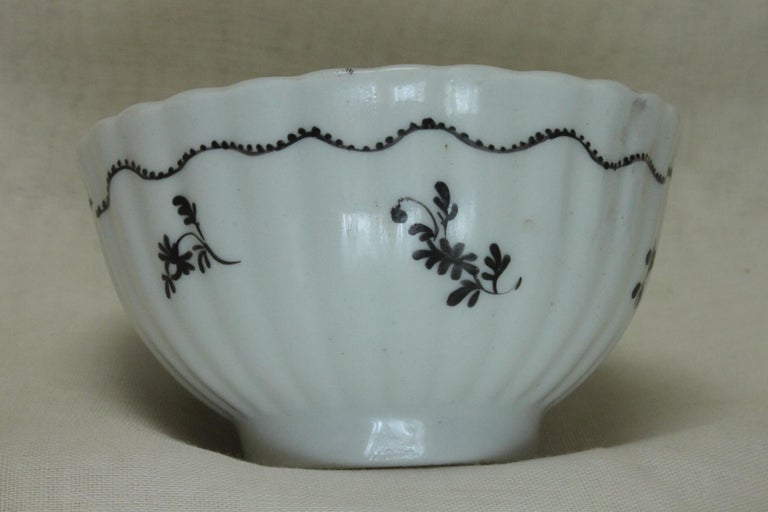 Caughley hand painted porcelain tea bowl For Sale at 1stDibs