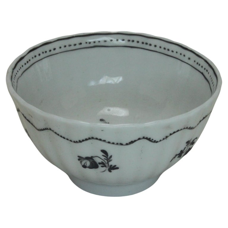 Caughley hand painted porcelain tea bowl For Sale at 1stDibs