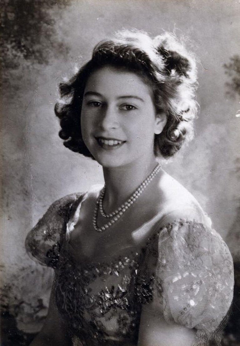 Cecil Beaton - V&A Museum London 'HRH Princess Elizabeth' by Cecil ...