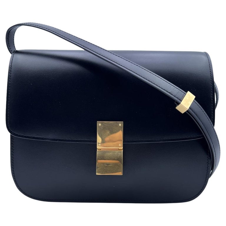 Celine Black Leather Classic Medium Box Shoulder Bag For Sale at 1stDibs