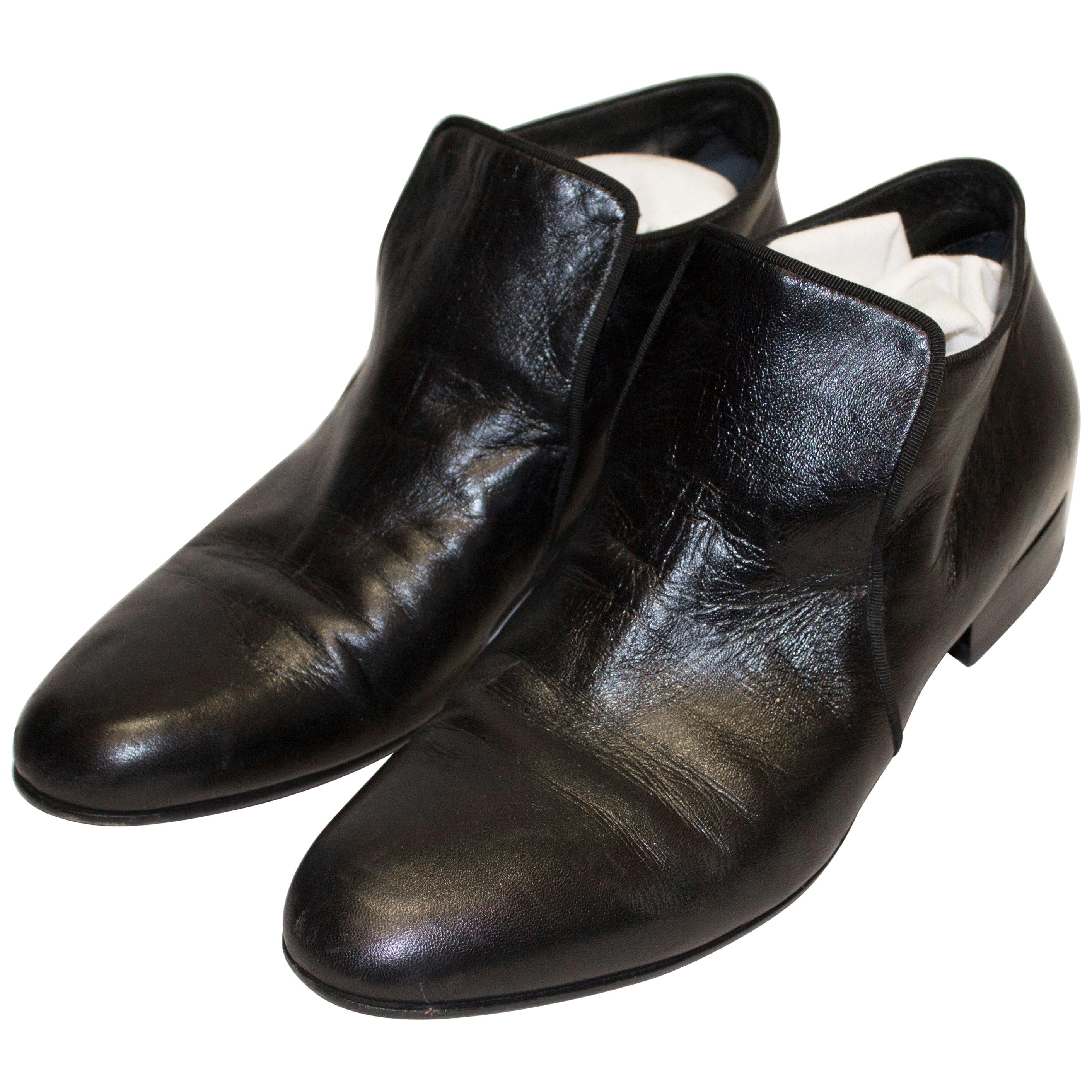 Céline Boots in Suéde and Logo Chain Céline / at 1stDibs