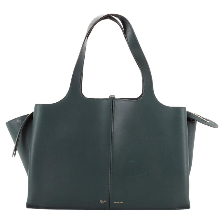 Celine Tri-Fold Shoulder Bag Grained Calfskin Medium For Sale at 1stDibs