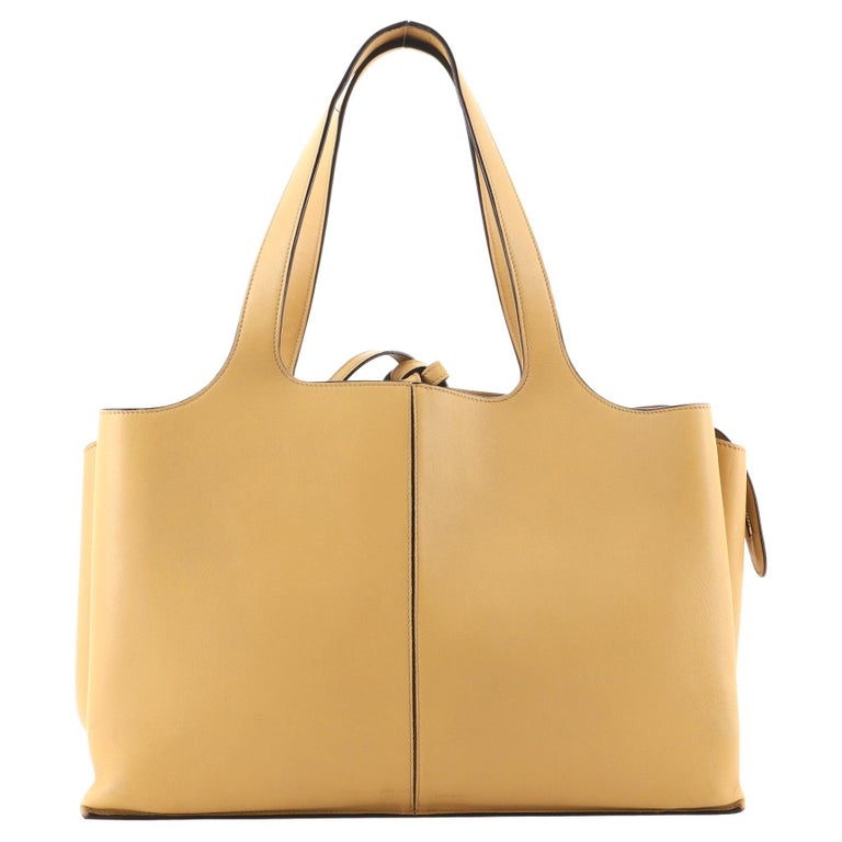 Celine Tri-Fold Shoulder Bag Smooth Calfskin Medium For Sale at 1stDibs