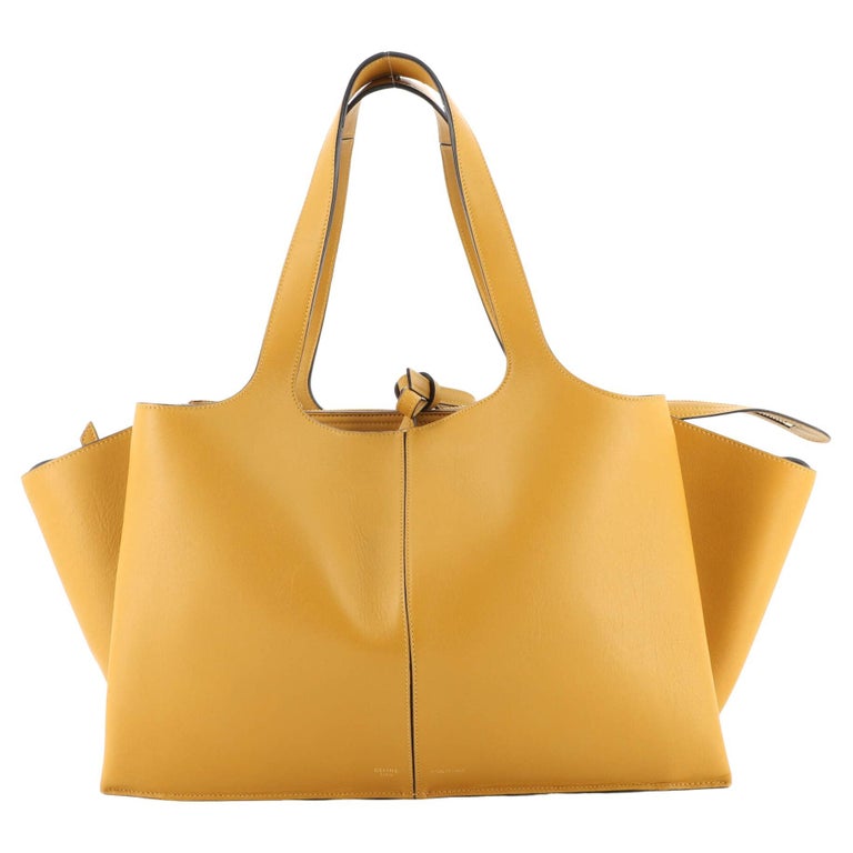 Celine Tri-Fold Shoulder Bag Smooth Calfskin Medium For Sale at 1stDibs