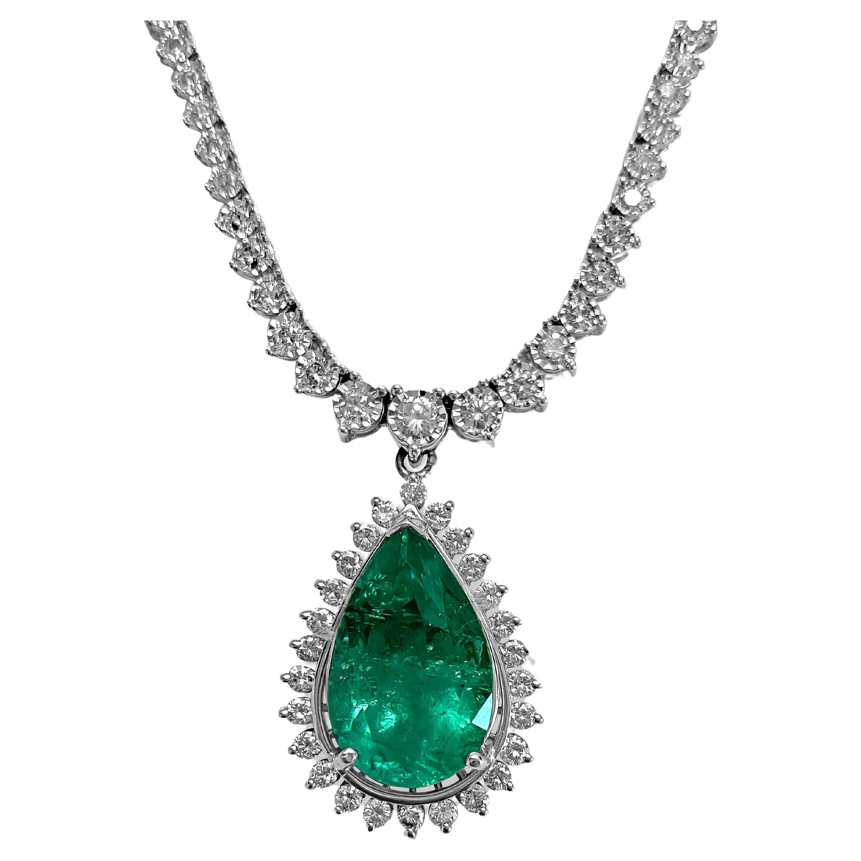 Antique Emerald Necklaces - 3,632 For Sale at 1stDibs | vintage emerald ...