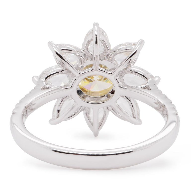 Certified 1.26 Carat Fancy Yellow Round Fancy Color Diamond Solitaire ...