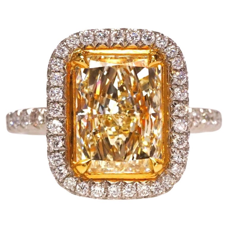 Certified 2.67 Carat Fancy Light Yellow Radiant Diamond Engagement Ring ...