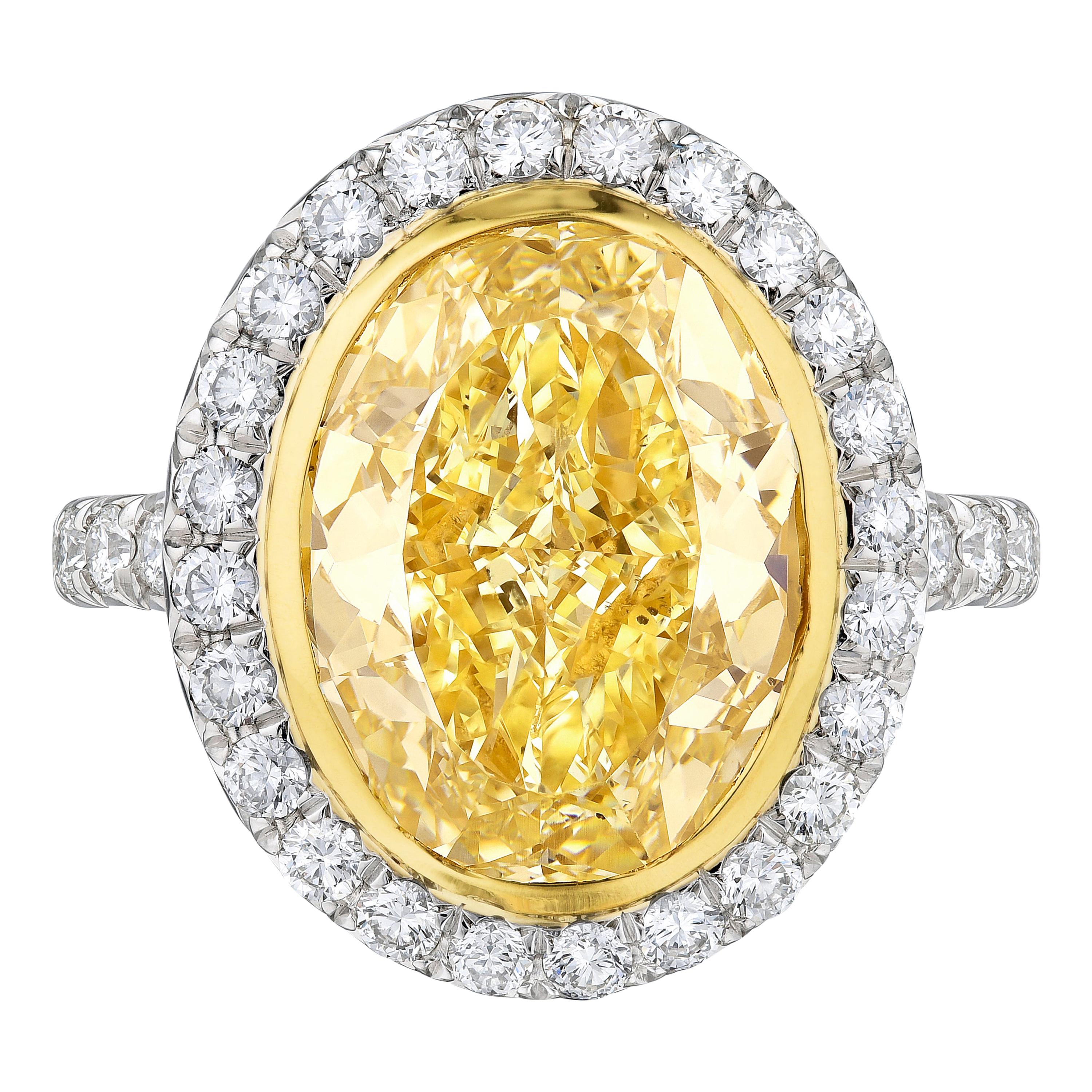 GIA Certified 4.02 Carat Radiant Fancy Yellow Diamond Engagement Platinum Ring For Sale at 1stDibs