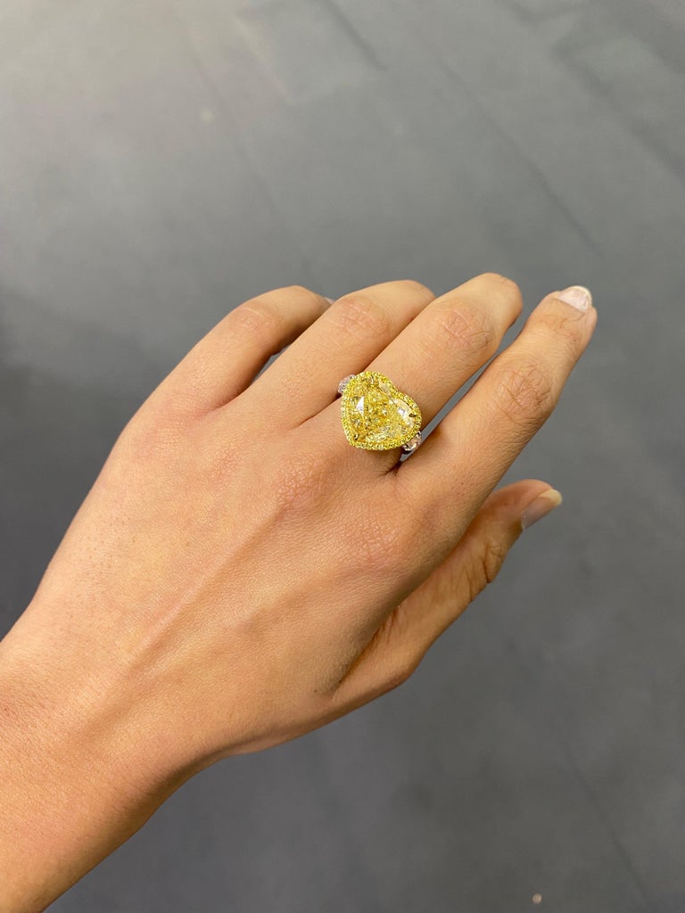 Certified 9 Carat Heart Shape Yellow Diamond Three-Stone Engagement Ring For Sale at 1stDibs