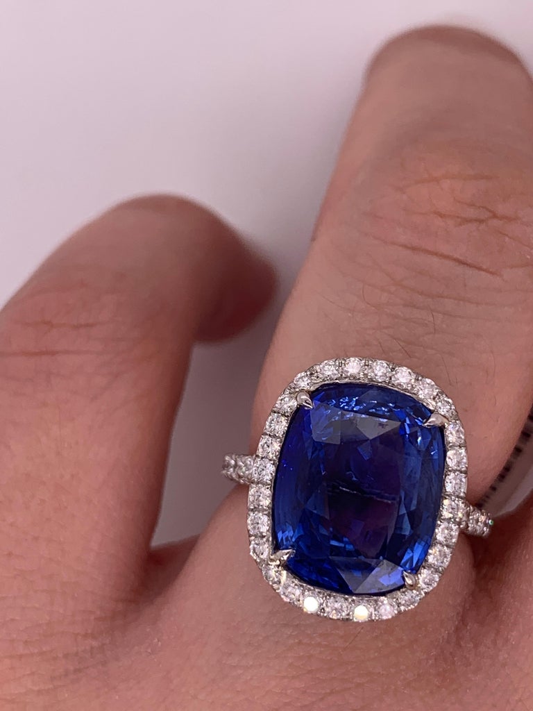 Certified 9.55 Carat Royal Blue Sapphire Diamond Ring For Sale at 1stDibs