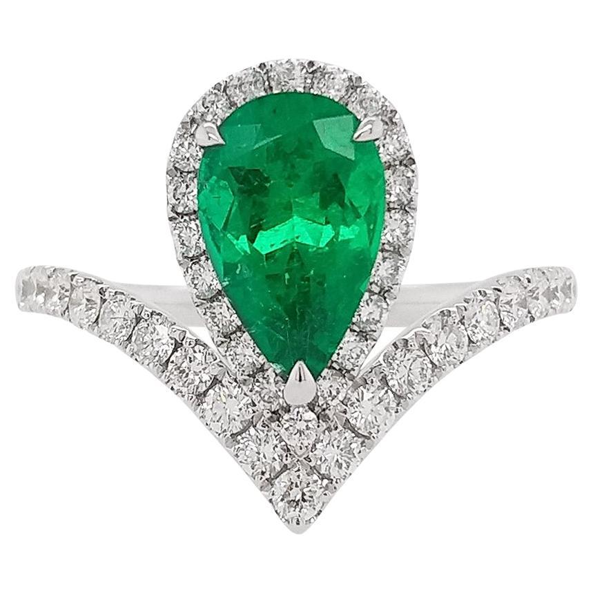 Customizable Natural Colombian 18K Gold Emerald Engagement Ring For Sale at 1stDibs