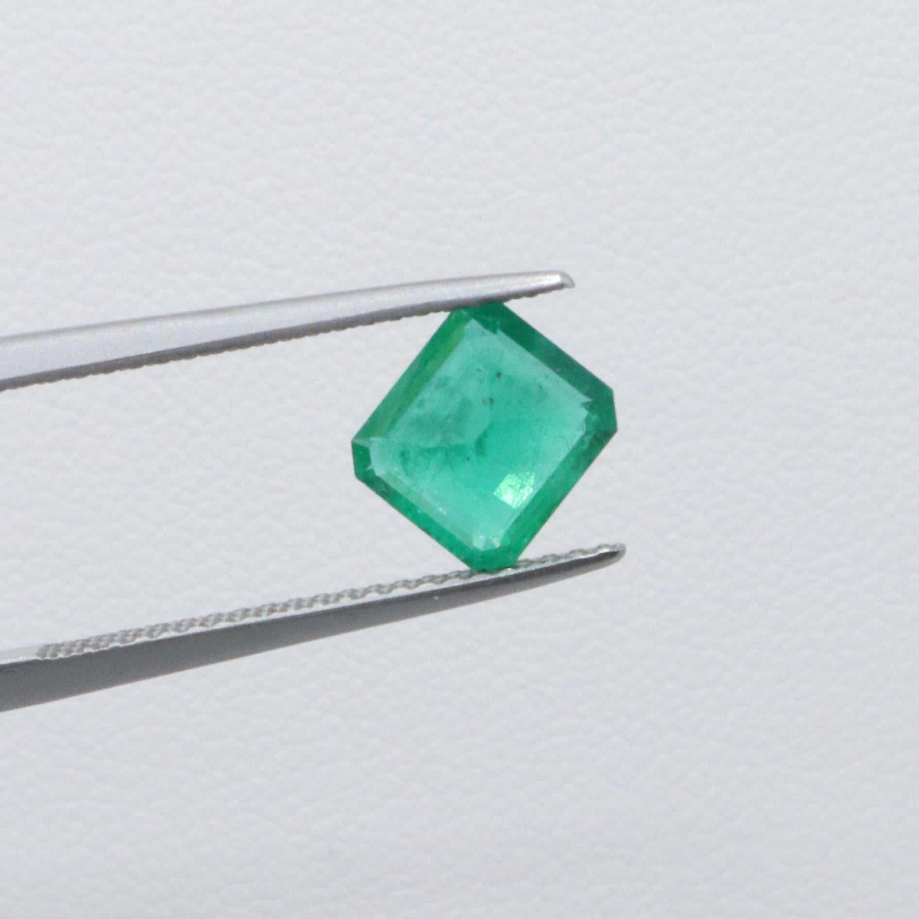 Certified Intense/Vivid Emerald, with No / Insignificant Clarity ...
