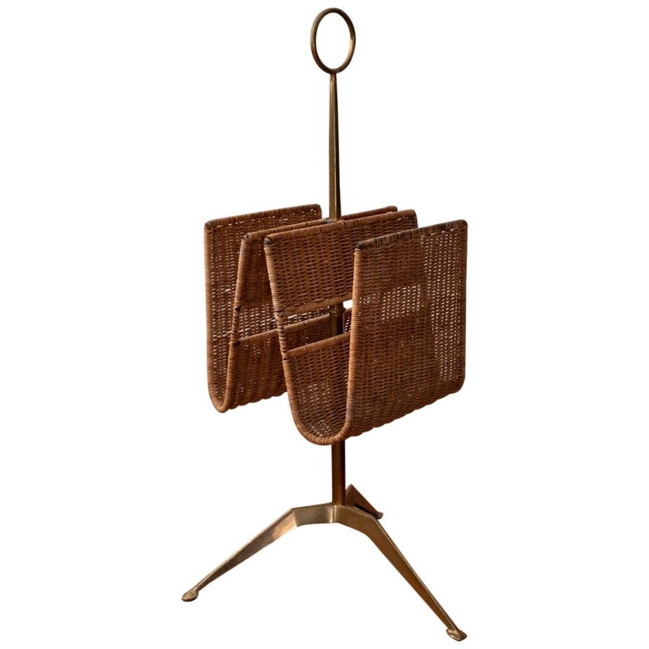 Wicker Magazine Racks and Stands - 37 For Sale at 1stdibs