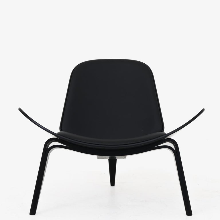 CH 07 Shell Chair by Hans J. Wegner For Sale at 1stDibs