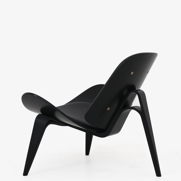 CH 07 Shell Chair by Hans J. Wegner For Sale at 1stDibs