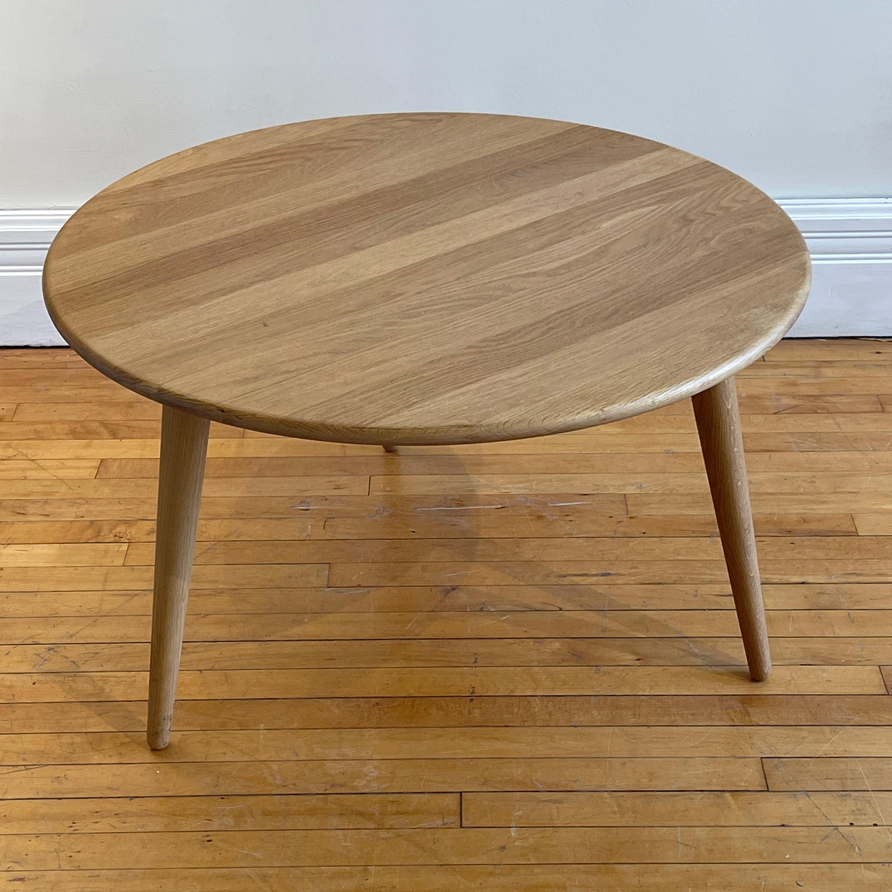 CH008 Oiled Oak Round Coffee Table Hans Wegner, Carl Hansen and Son ...