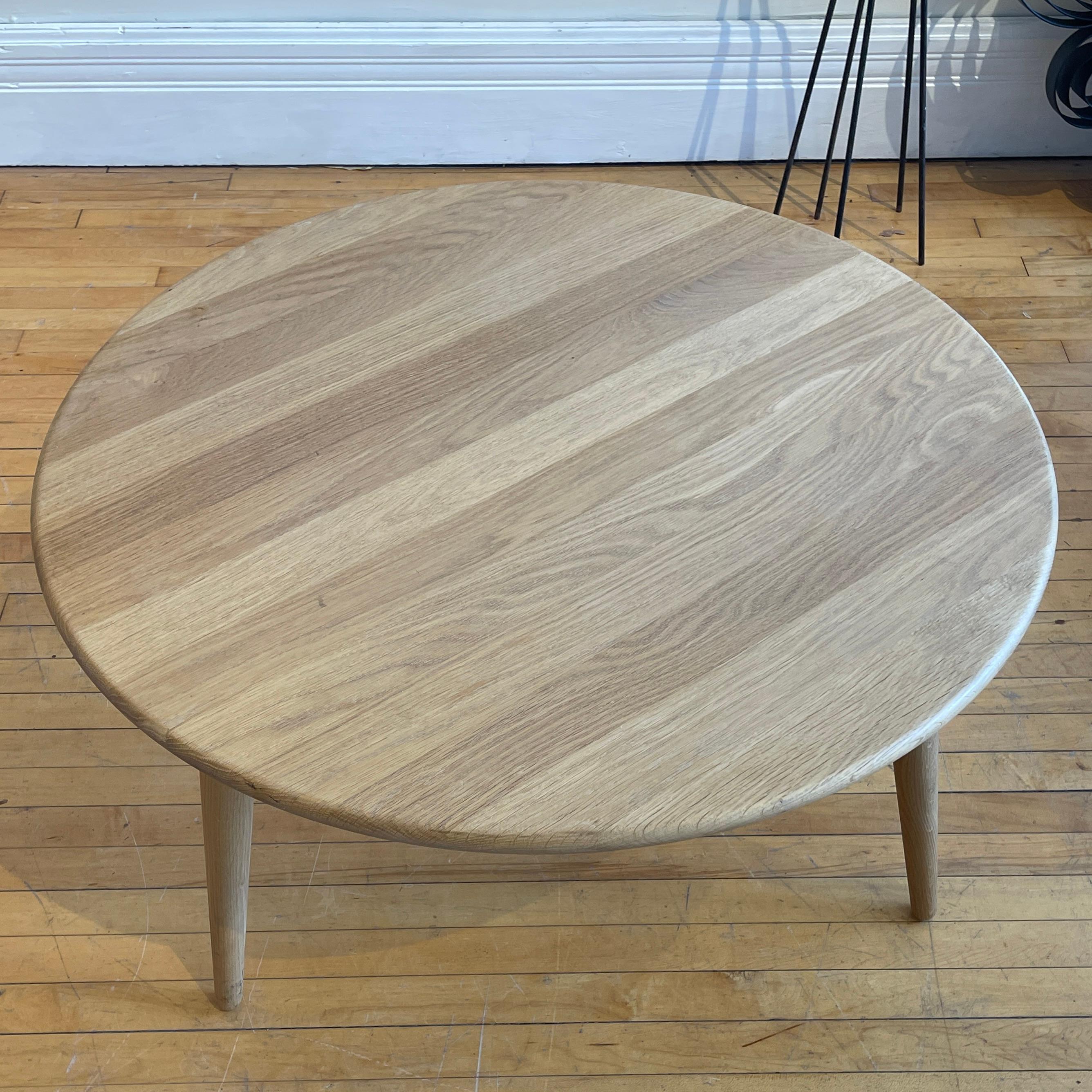 CH008 Oiled Oak Round Coffee Table Hans Wegner, Carl Hansen and Son ...