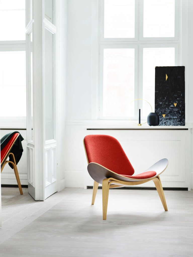 Customizable CH07 Shell Chair in Oiled Oak with Foam Seat by Hans J ...