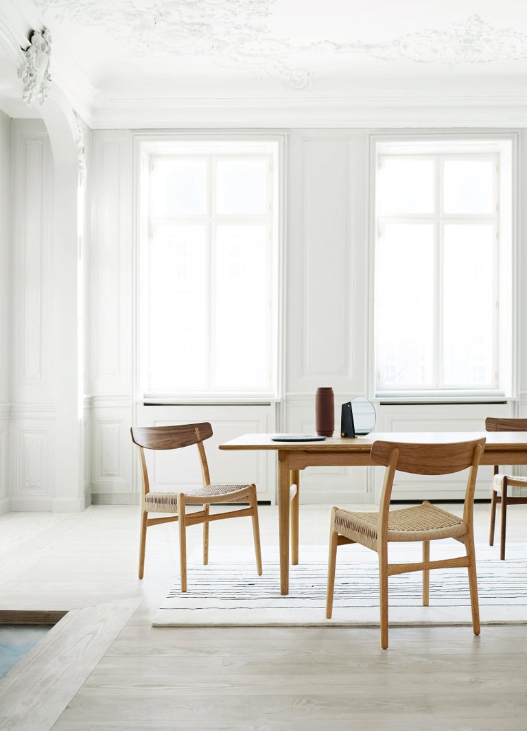 CH23 Dining Chair in Oak Painted Black and Natural Papercord by Hans J ...