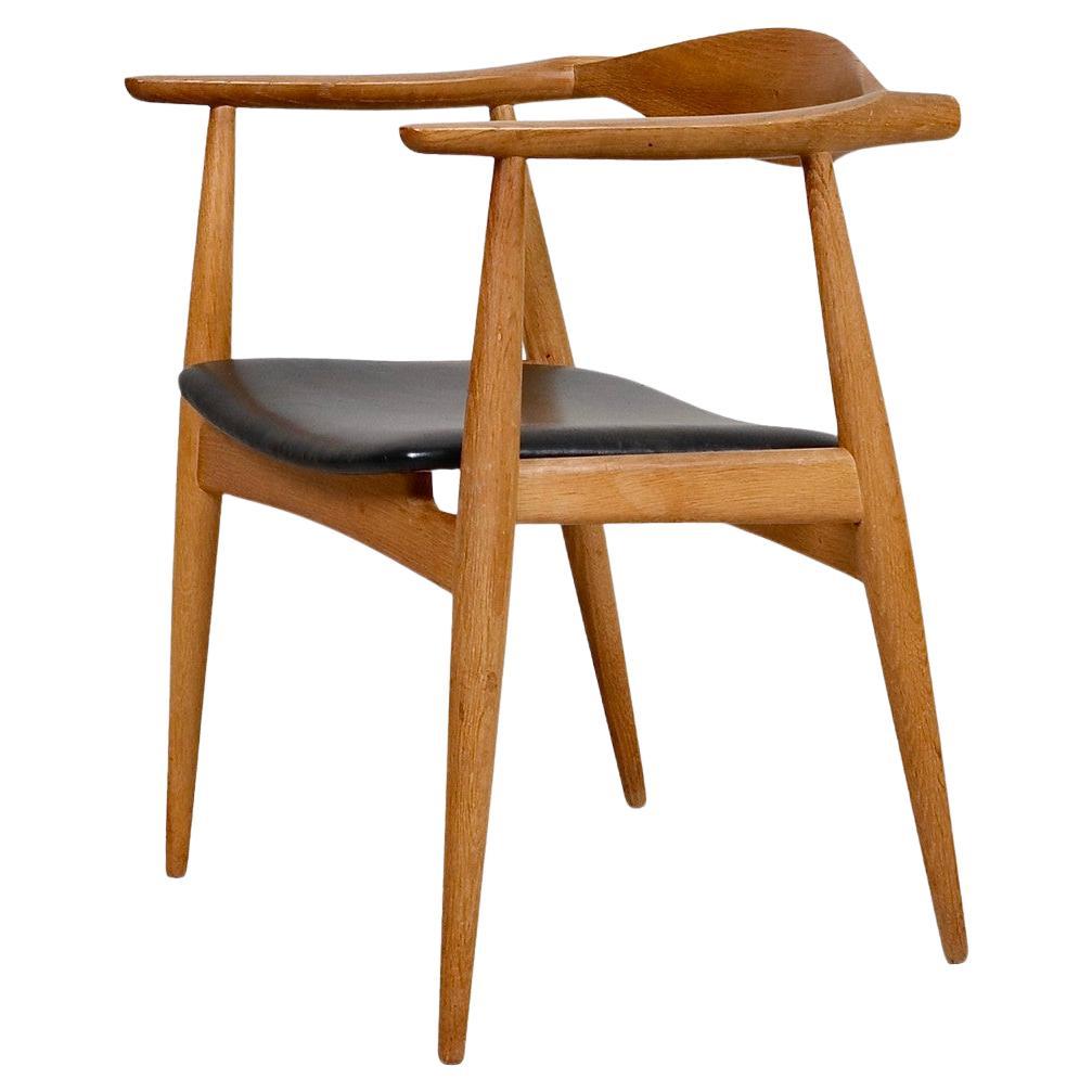 Hans J. Wegner Round Chair | 1stDibs