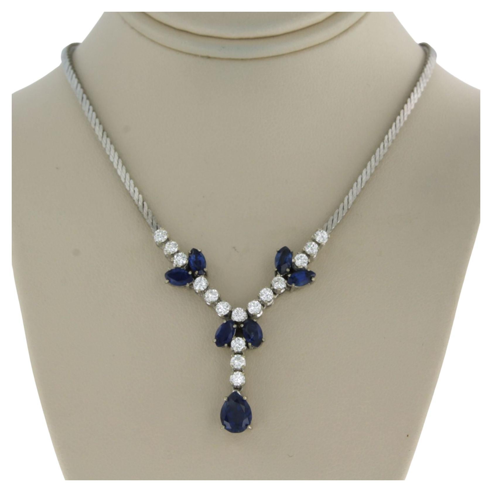 Chain set with Sapphire and diamonds 18k white gold For Sale at 1stDibs