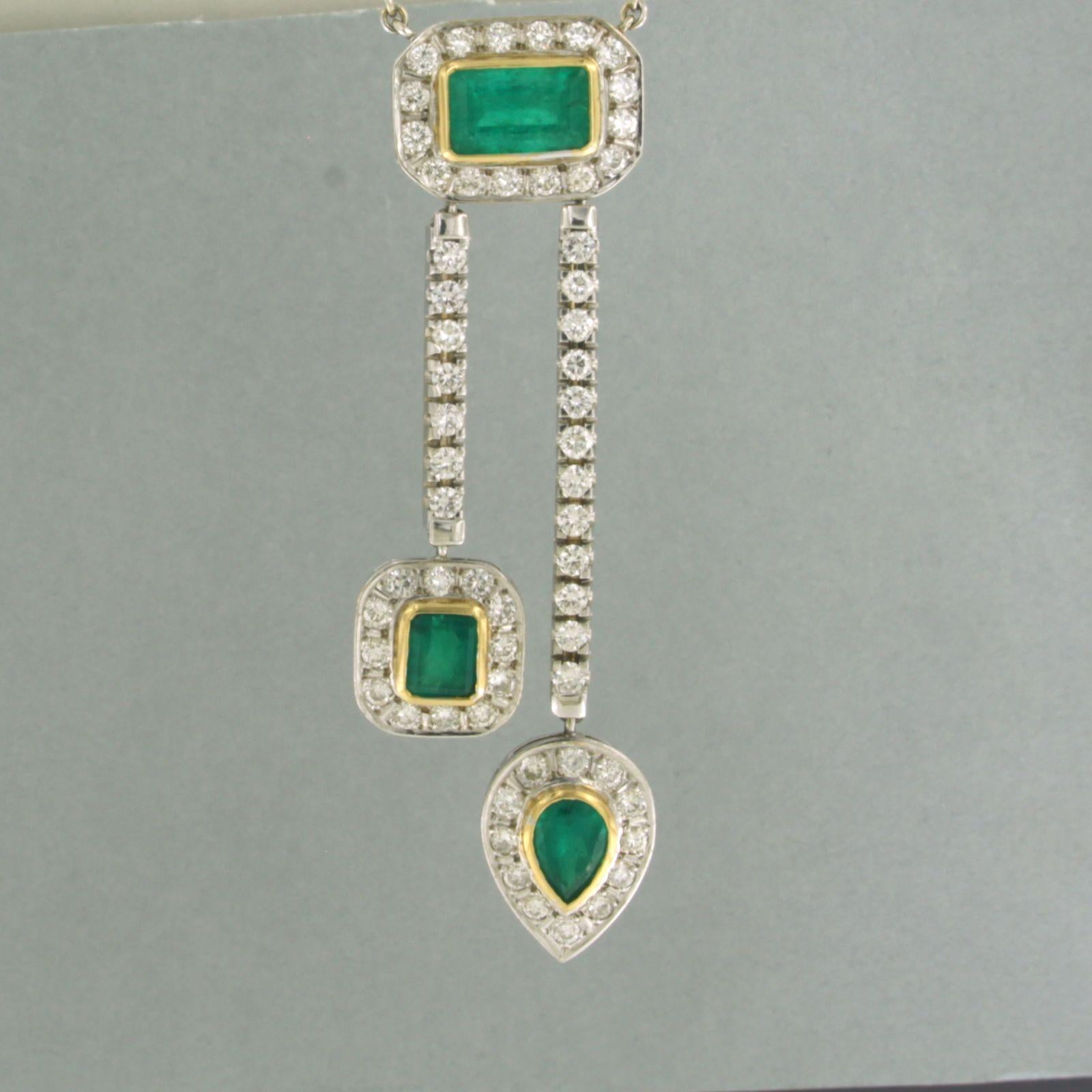 Chain with emerald and diamonds 18k gold For Sale at 1stDibs
